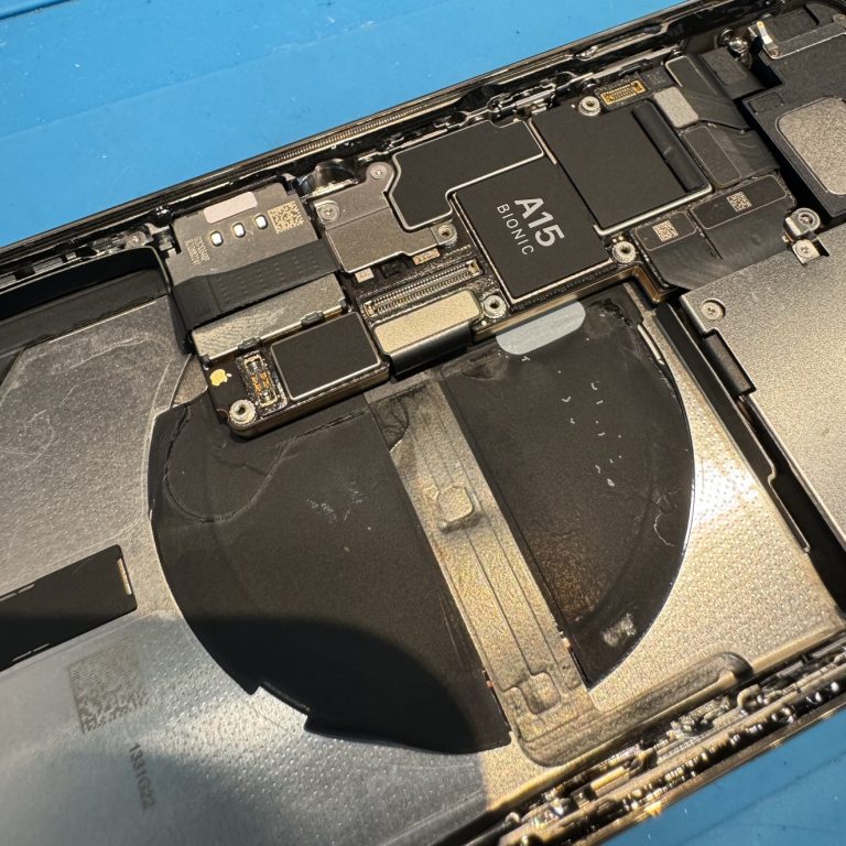 iPhone13pro バッテリー交換 | iPhone・スマートフォン修理 スマートクール | SMARTCOOL