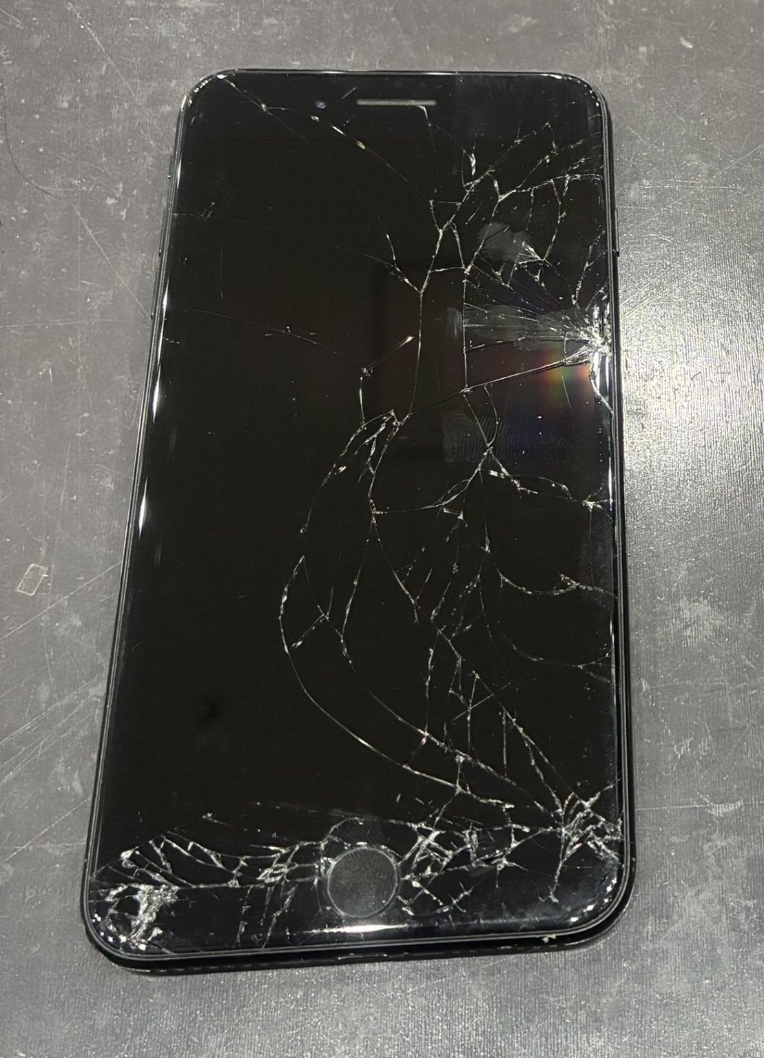 iPhoneSE3 画面破損 液晶損傷 画面交換修理 | iPhone・スマートフォン修理 スマートクール | SMARTCOOL